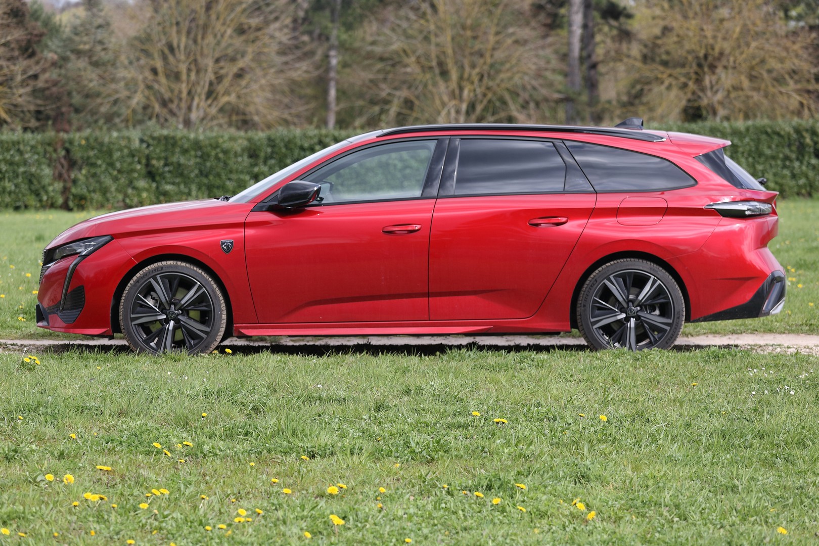 La nouvelle Peugeot 308 SW Hybrid 225 à l'essai
