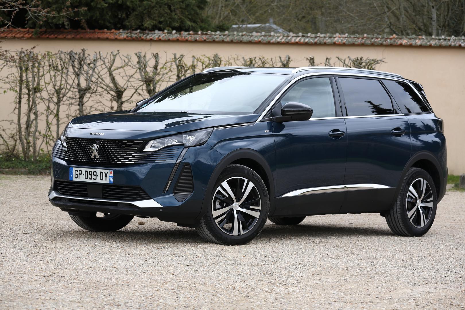 Essai Peugeot 5008 Hybrid 136 e-DCS6