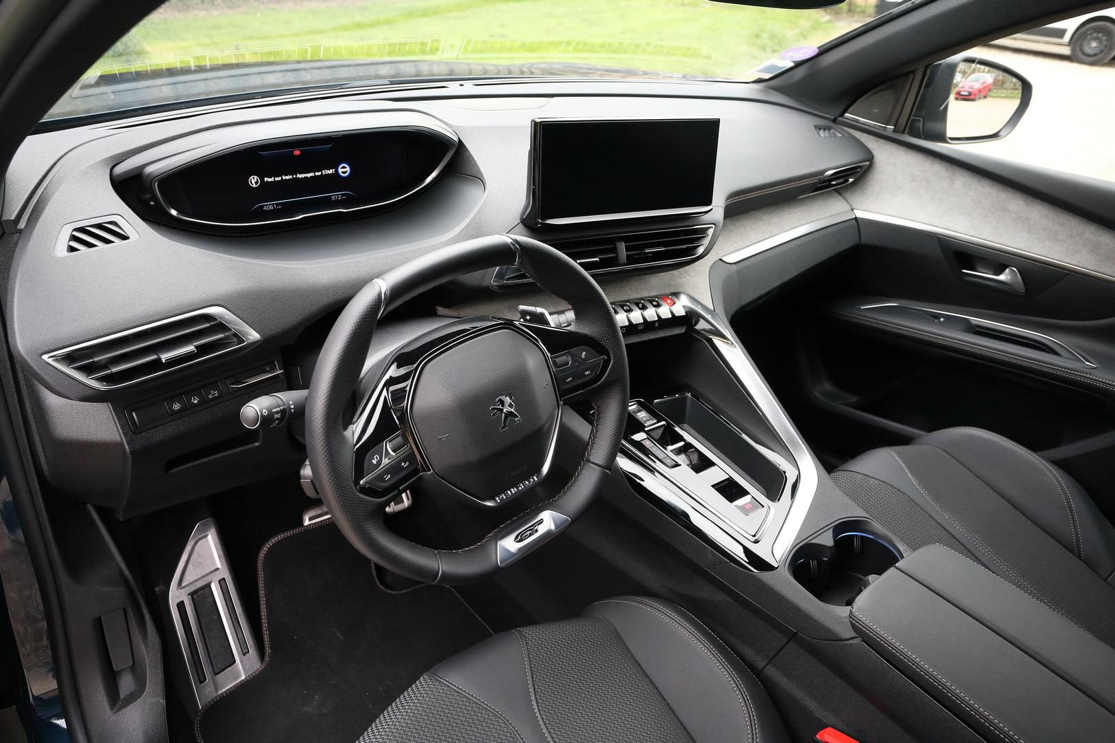 Essai Peugeot 5008 Hybrid 136 e-DCS6